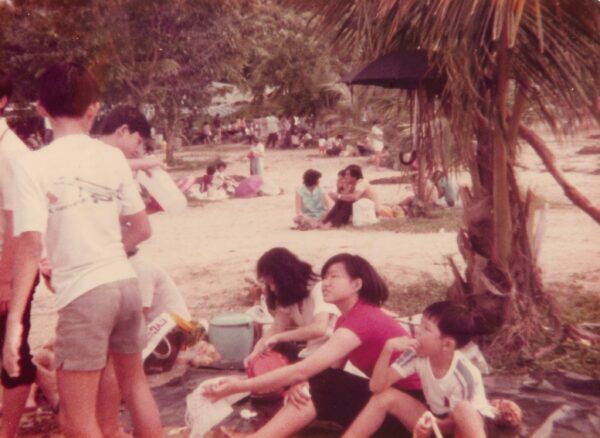 1978 Chan Family at the beach – Woon Family Portal